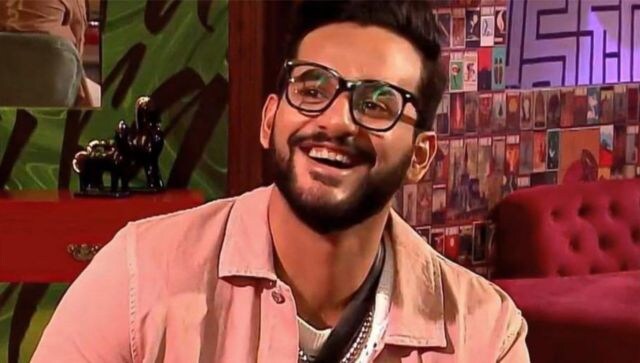 Bigg Boss OTT 2: Abhishek Malhan aka Fukra Insaan kisses Manisha Rani ...