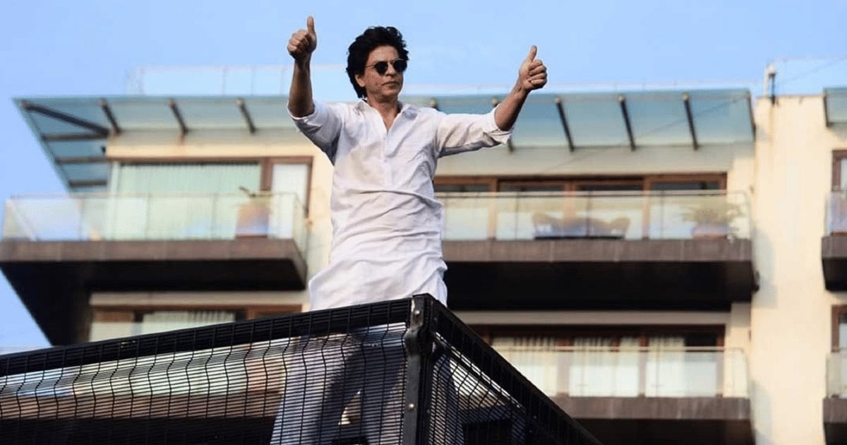 SRK’s bungalow protest: Mumbai police heightens security outside Mannat ...