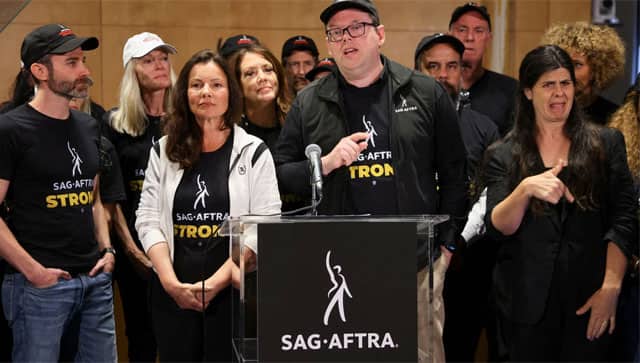 Actors' union says no agreement on studios' 'last, best and final ...