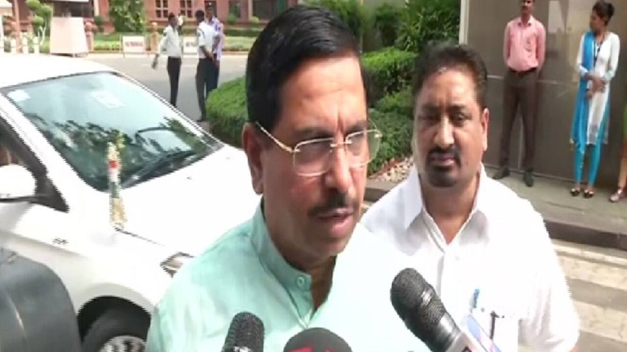 Union minister Pralhad Joshi claims Siddaramaiah is 'scriptwriter' of Karnataka political crisis ...