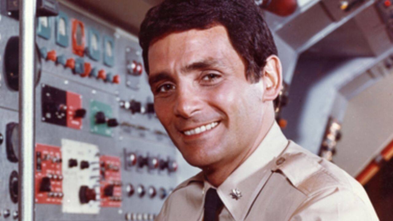 David Hedison, who starred in James Bond films Live and Let Live ...