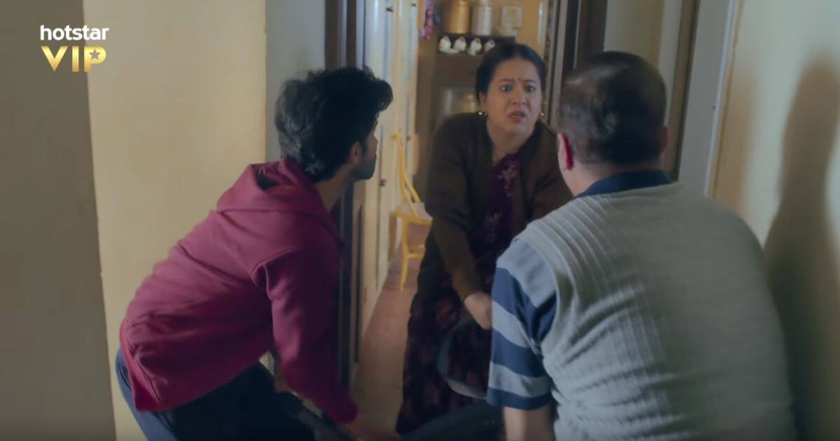 Chhappad Phaad Ke movie review: Vinay Pathak in an impressive satire ...