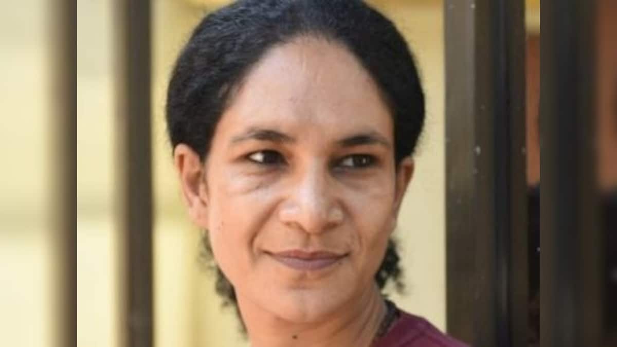 Case registered against Heeba Shah after actress reportedly assaults ...