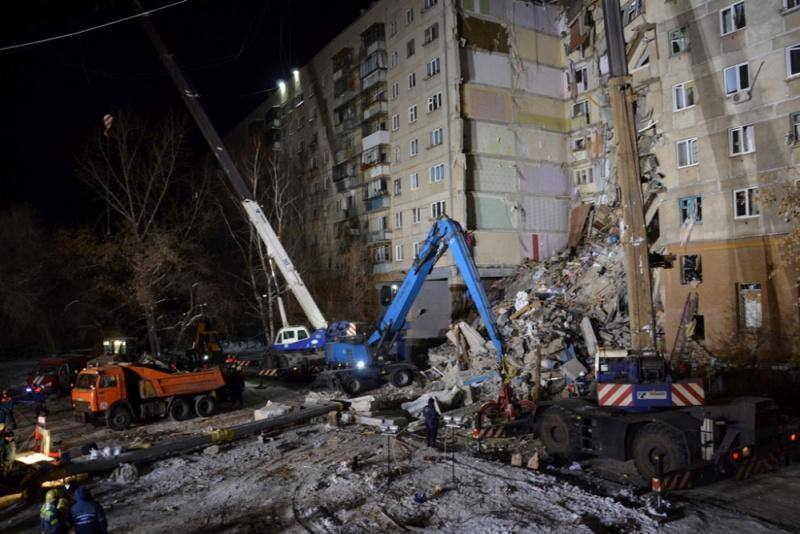 Death toll rises to 28 in Russian apartment block collapse – Firstpost
