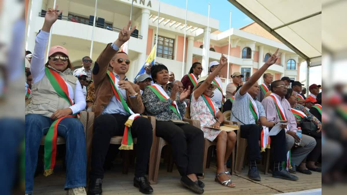 Madagascar opposition calls on president to resign in election law ...