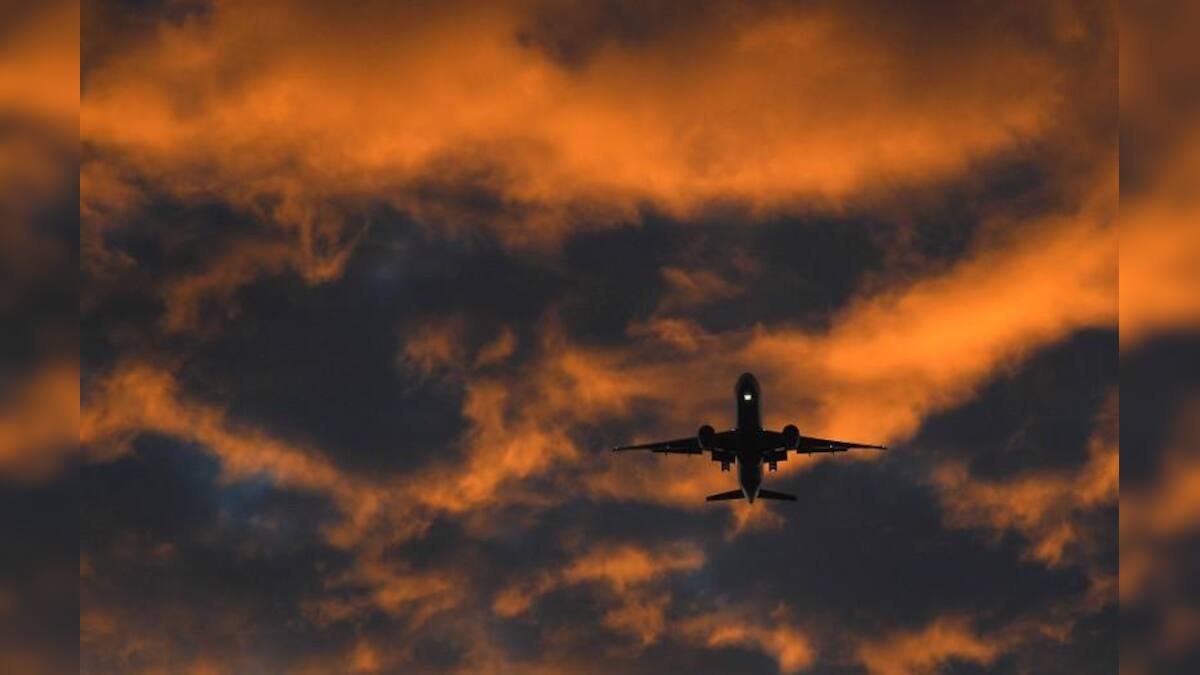 UK aims to cut aircraft 'stacking' as it reforms its airspace ...