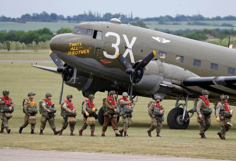 British veterans parachute over Normandy 75 years after making D-Day ...