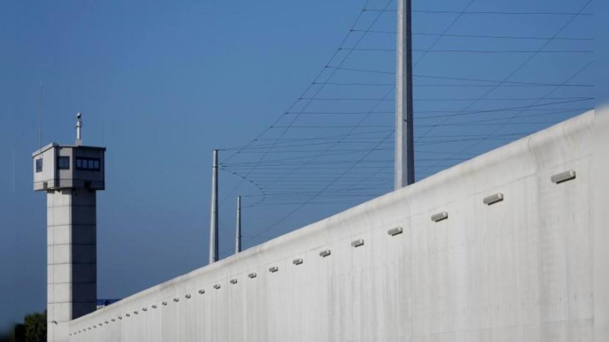 French gangster flees prison in spectacular helicopter escape – Firstpost