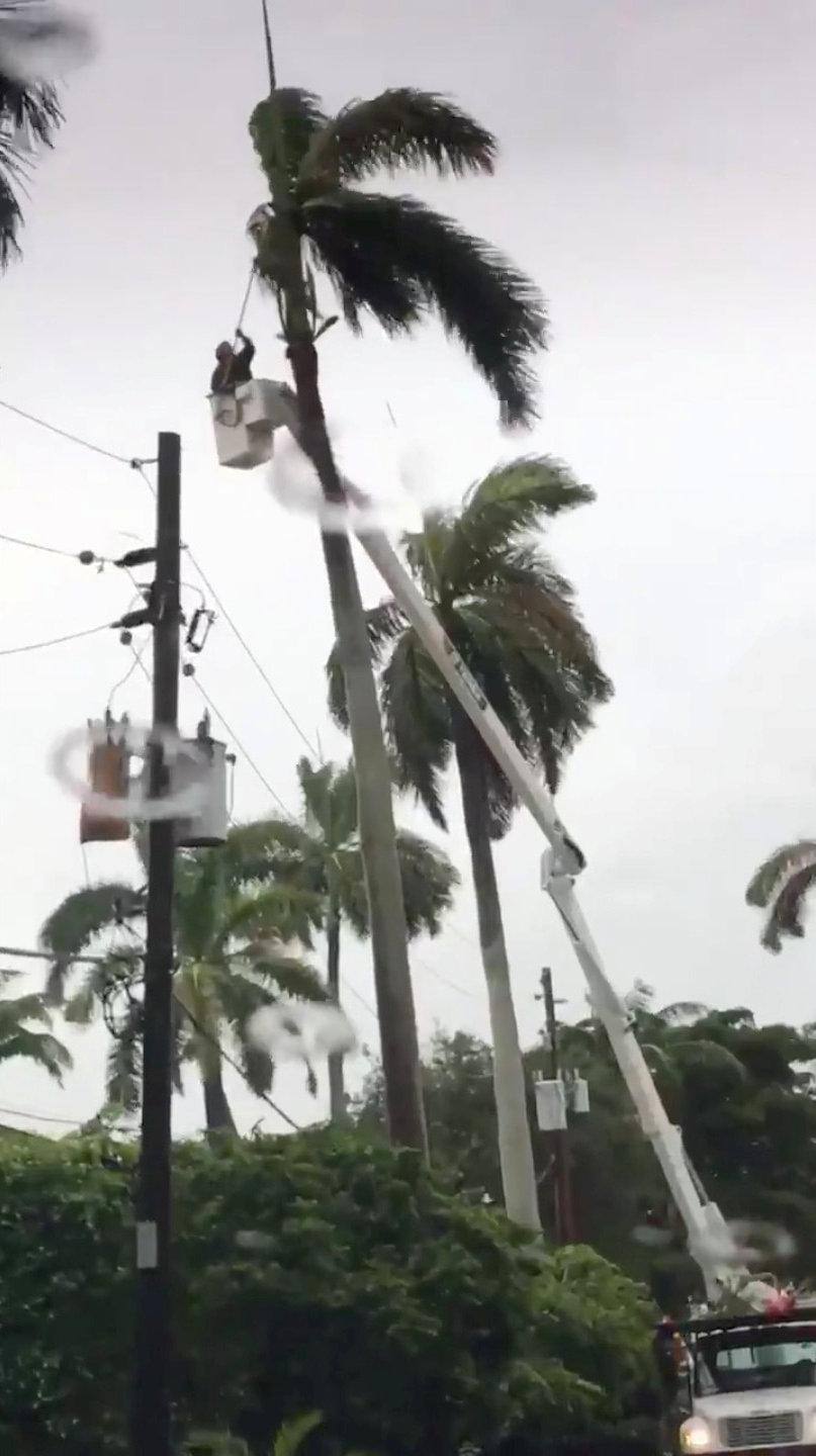 Tropical Storm Gordon strengthens, churns towards U.S. Gulf Coast ...