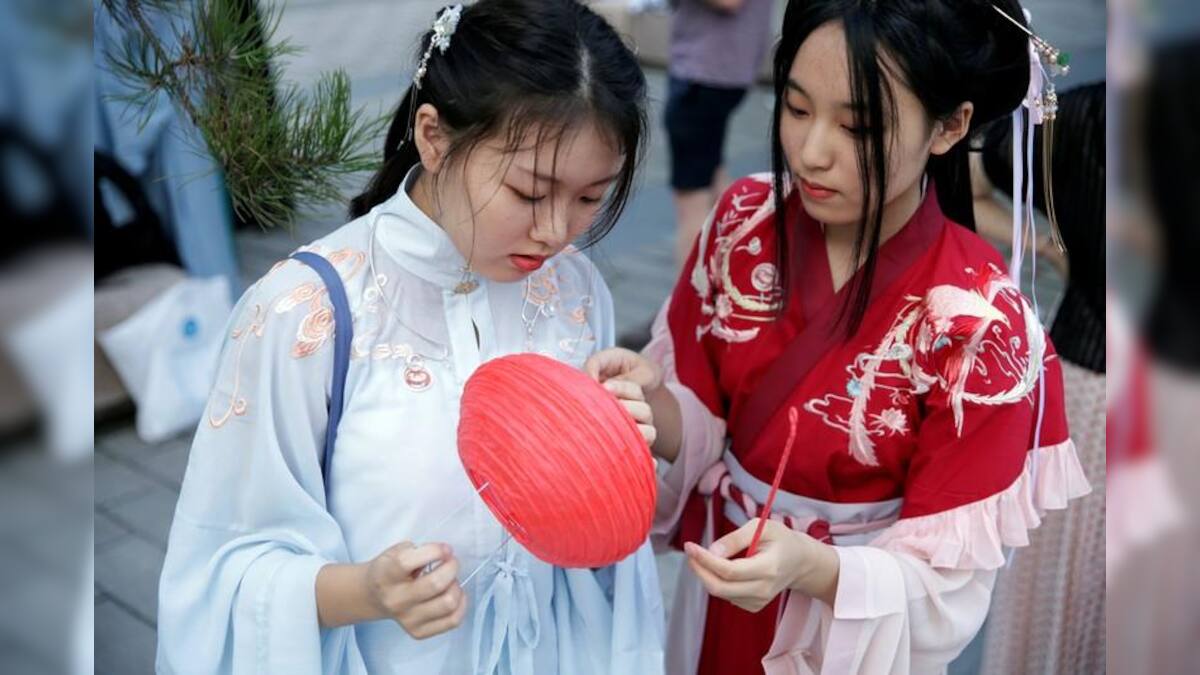 Hanfu movement sweeps China in revival of traditional culture – Firstpost